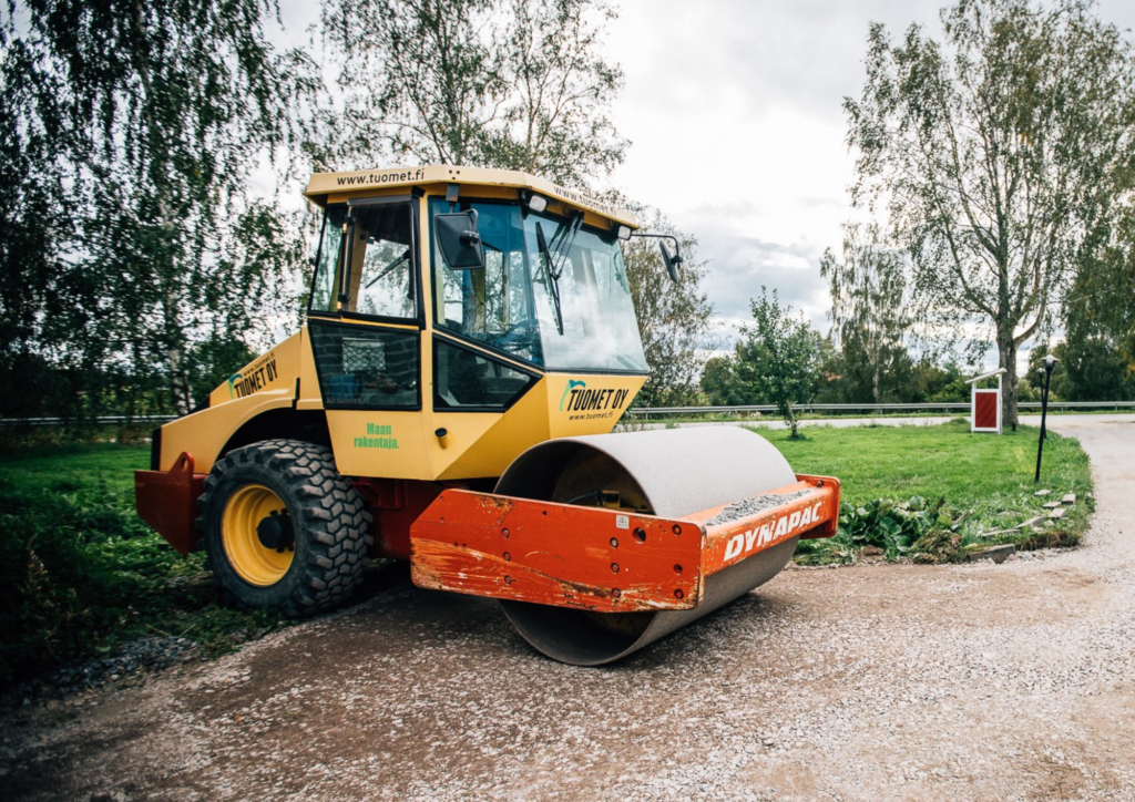 Muut koneet ja laitteet - Kuljetus Tuomet Oy